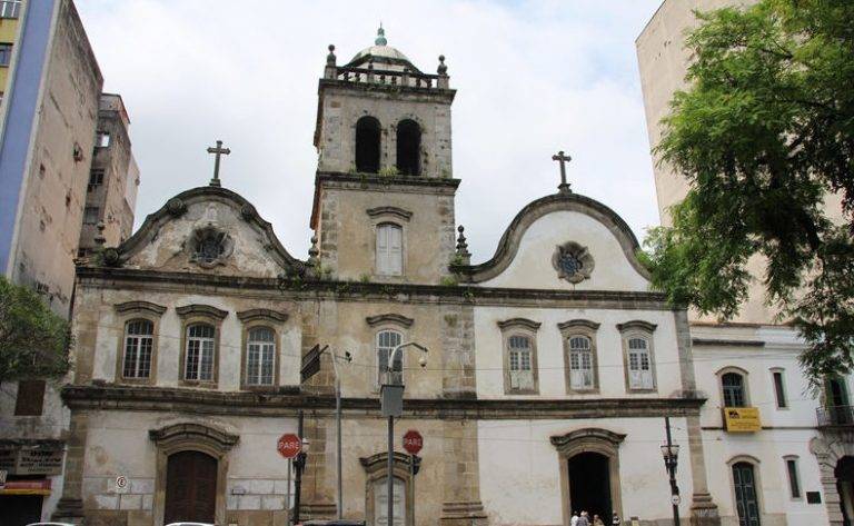 Igrejas Católicas de Santos e a história da cidade | Juicy Santos
