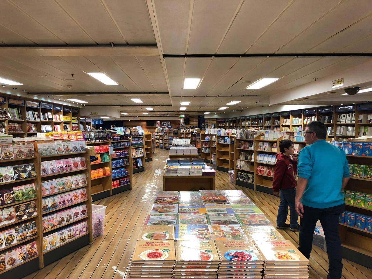 Por dentro do Logos Hope em Santos: a maior livraria flutuante do mundo ...