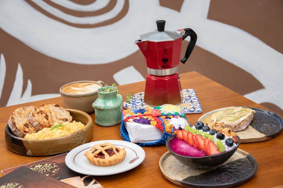 Onde prolongar o café da manhã e curtir um brunch em Santos | Juicy Santos