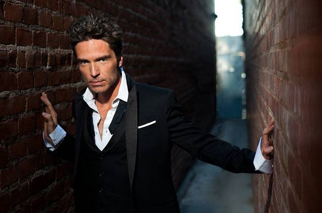 Richard Marx testa o seu som em Limitless | Juicy Santos
