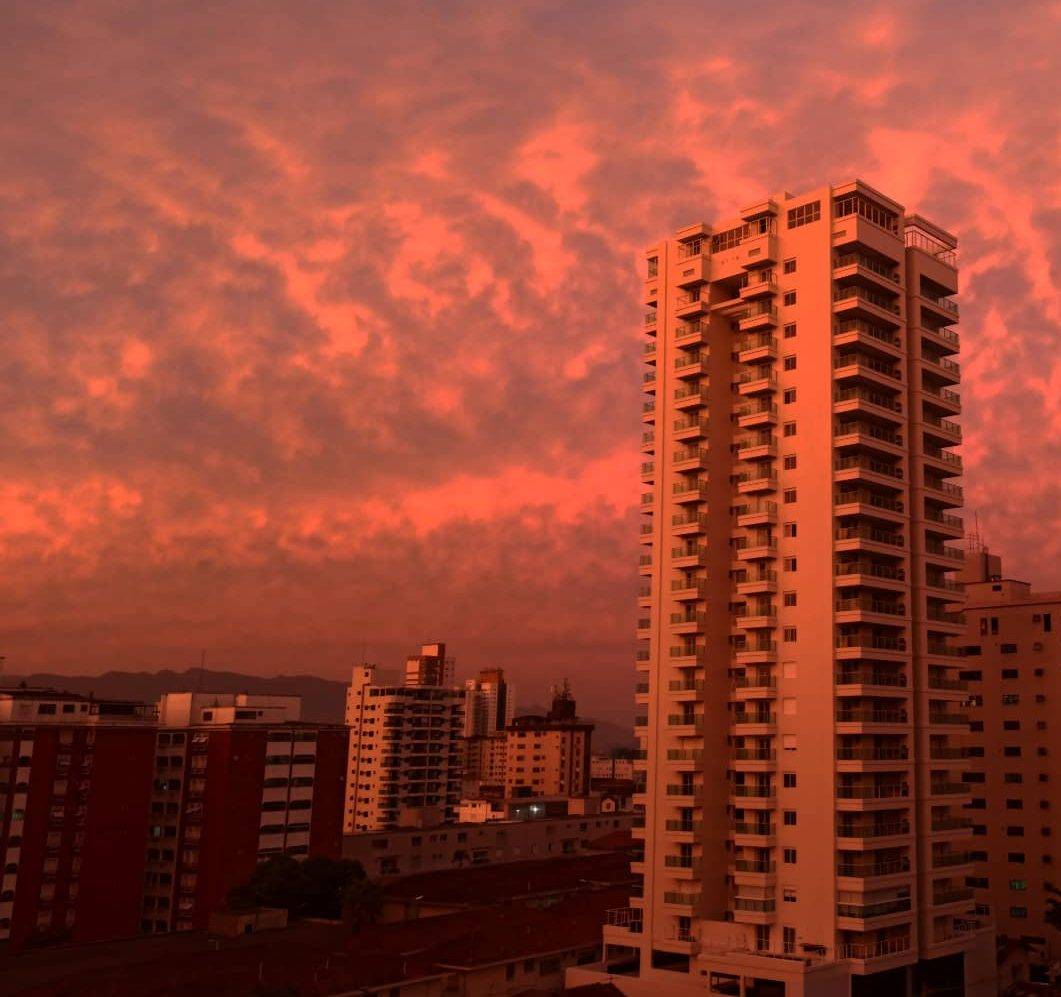 O motivo por trás do pôr do sol lindo em Santos | Juicy Santos