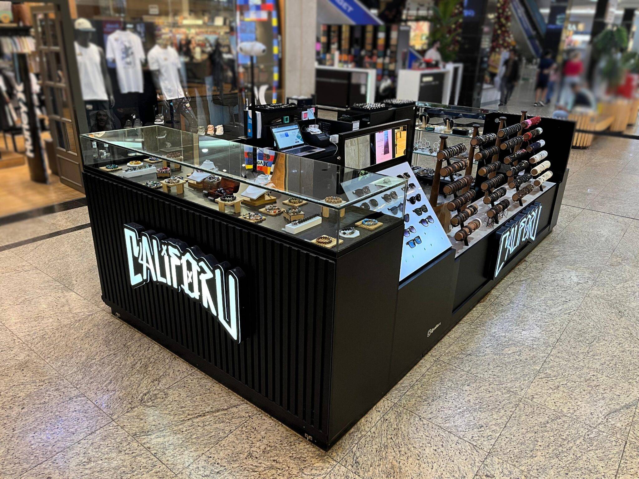 A CaliforU começou em Santos com R$ 300 e agora ganhou o Brasil | Juicy ...