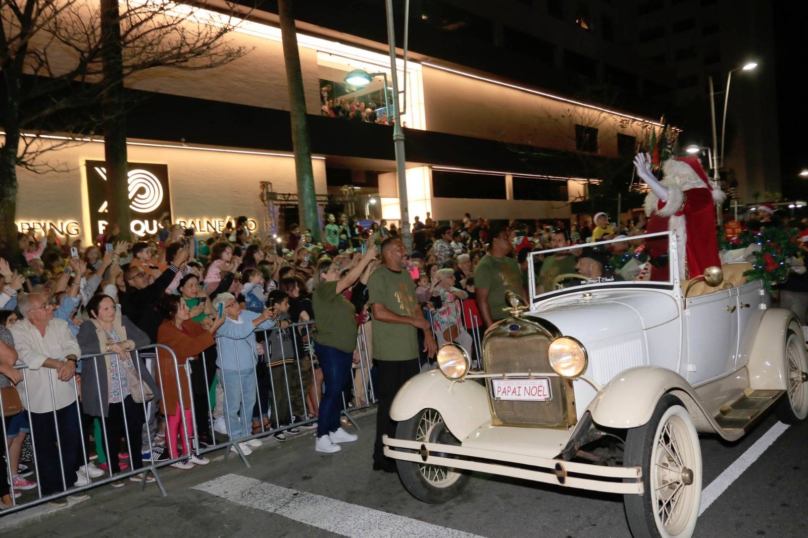 Parada de Natal no Gonzaga: saiba quando será o desfile neste ano ...
