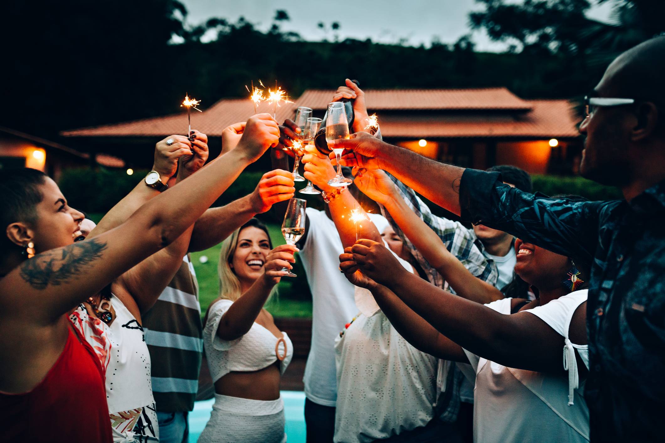 10 festas de Réveillon 2025 no litoral de São Paulo pra curtir a virada | Juicy Santos